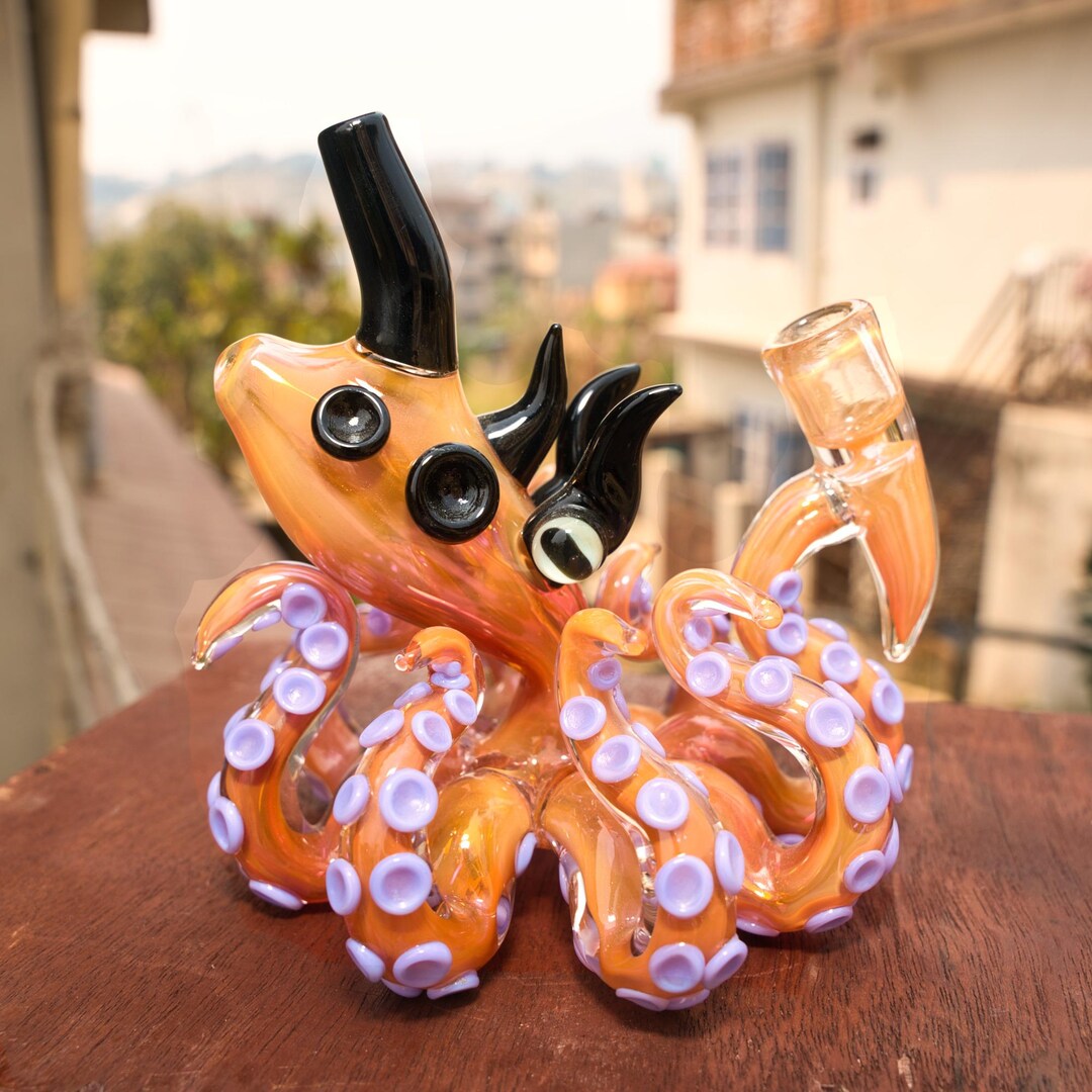 Color Changing Kraken Glass Pipe, Gold Fumed Handmade Glass Art, Unique ...