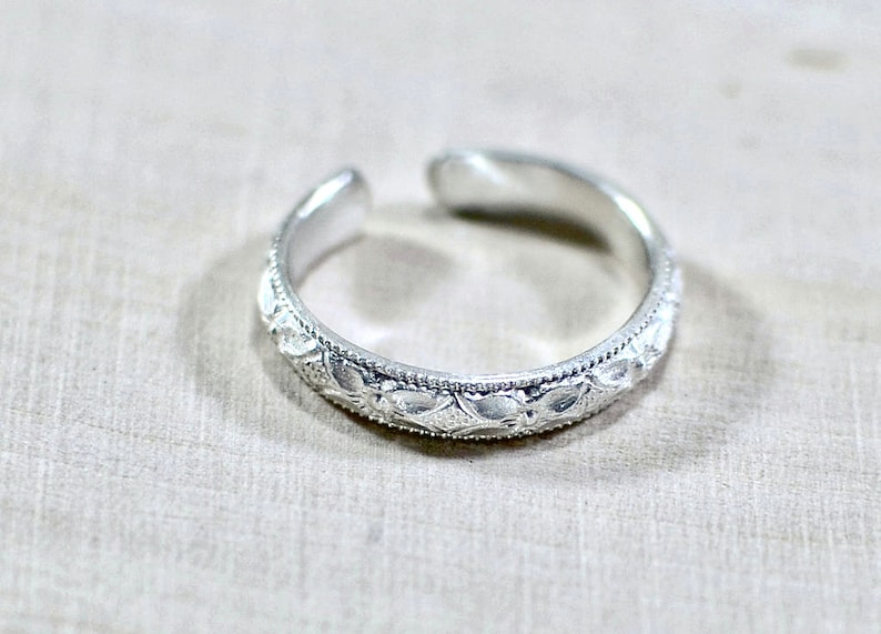 Silver Toe Ring With Decorative Southwestern Pattern in Solid 925 ...