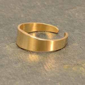 14k Solid Yellow Gold Toe Ring Handcrafted With Artisan Tapered Design ...