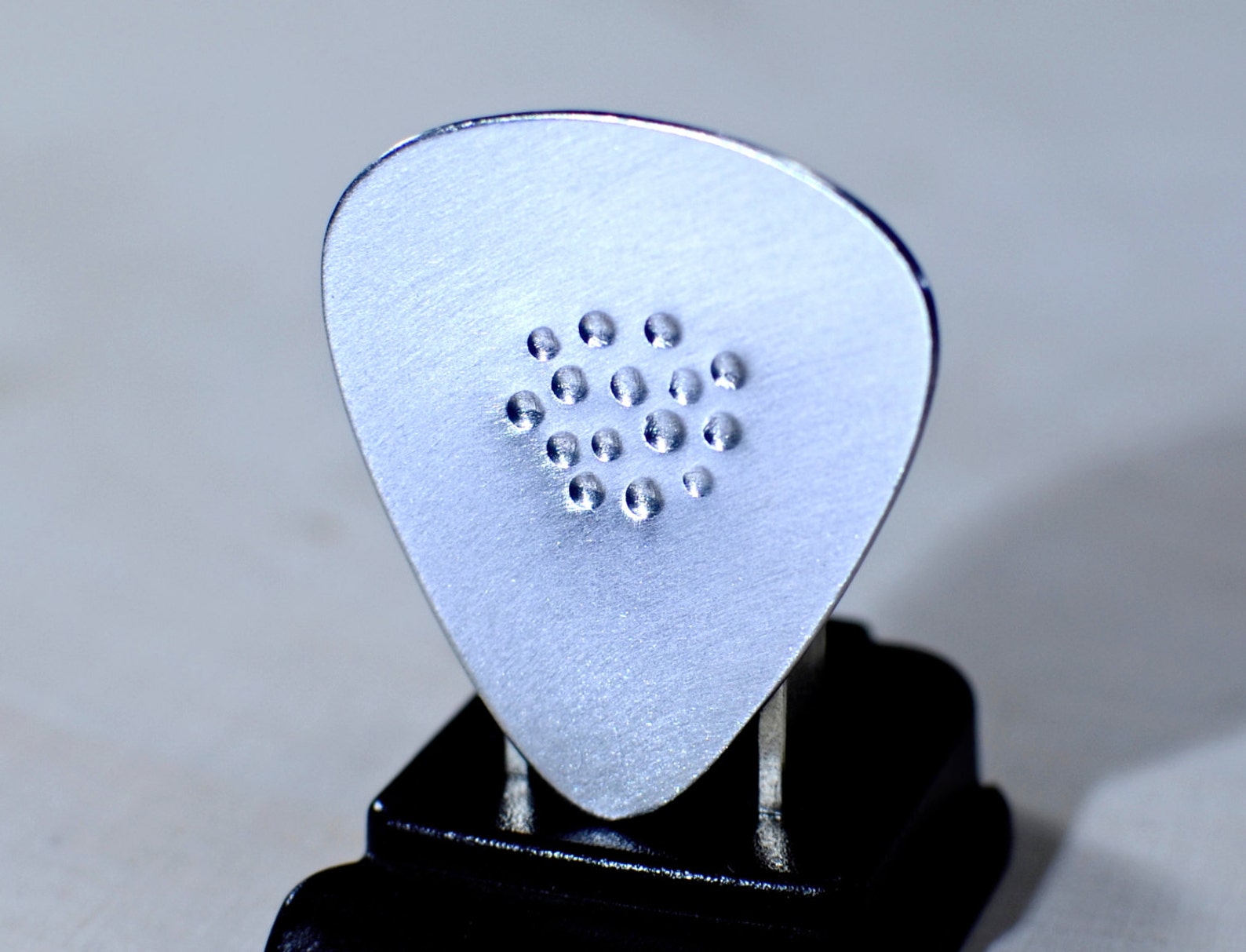 Aluminum Guitar Pick With Hammered Texture for Added Grip and Subtle ...
