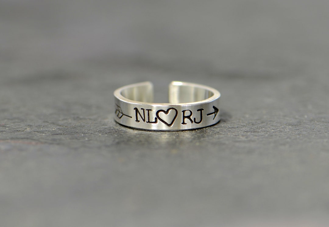 Custom Sterling Silver Toe Ring With Initials Framed by Arrow - Cute ...