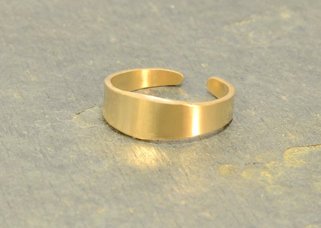 14k Solid Yellow Gold Toe Ring Handcrafted With Artisan Tapered Design ...