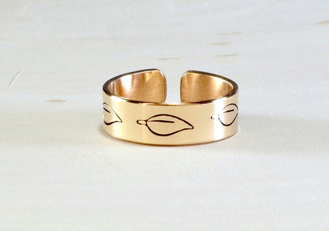 Toe Ring Handmade in Solid 14K Yellow Gold With Leaf Design - TR919 - Etsy