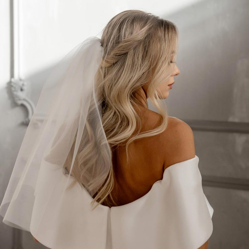 Short Wedding Veil: Shoulder Length Soft Tulle, Simple Bridal Small ...