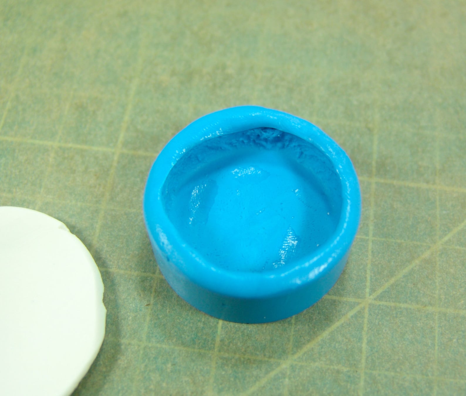 Flexible Silicone Mold Dollhouse Pizza // Deep Dish Pizza Crust Mold ...