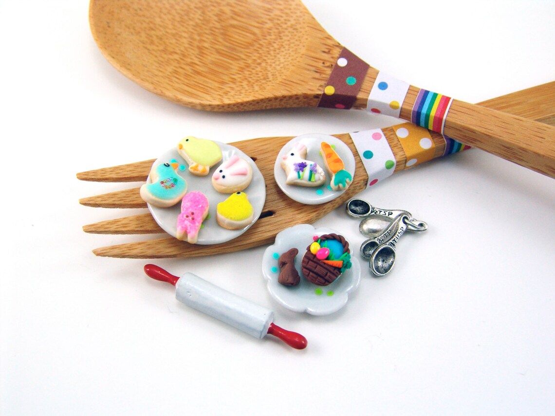 Miniature Tutorial - How to Sculpt Miniature Easter Cookies From ...