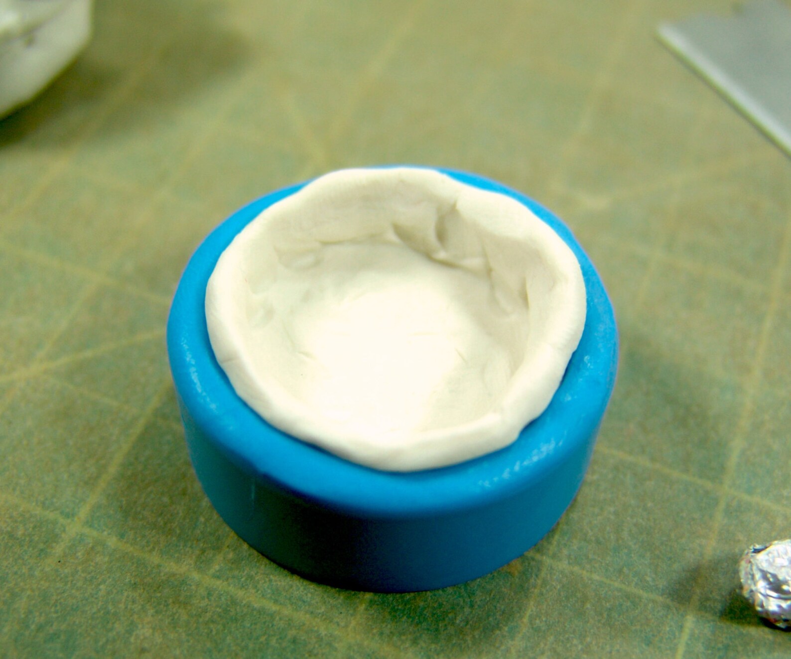 Flexible Silicone Mold Dollhouse Pizza // Deep Dish Pizza Crust Mold ...
