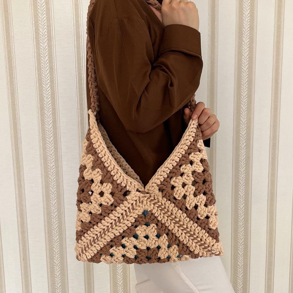 Triangle Crochet Bag Pattern PDF • Boho Granny Square Shoulder Bag ...