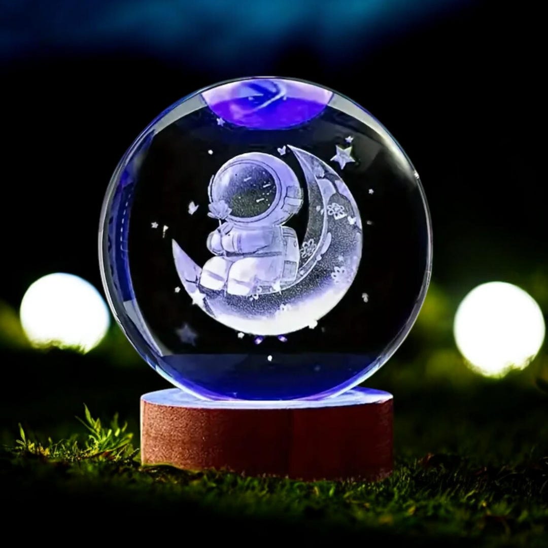 Astronaut 3D Laser Engraved Crystal Ball With Color-changing Lights ...