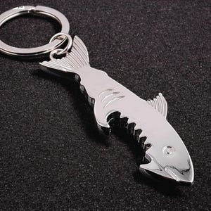 Metal Shark Keychain - Ocean Animal Key Ring, Cool Gift for Men & Women ...