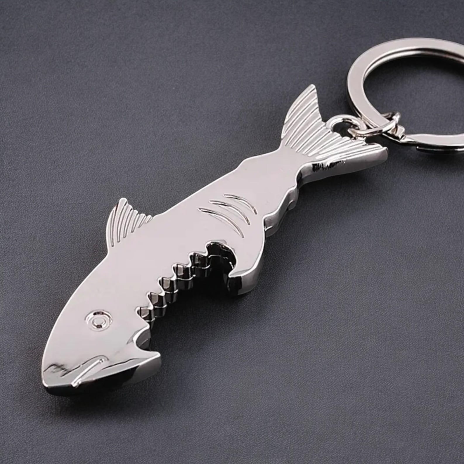 Metal Shark Keychain - Ocean Animal Key Ring, Cool Gift for Men & Women ...