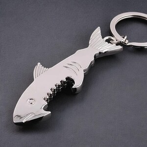 Metal Shark Keychain - Ocean Animal Key Ring, Cool Gift for Men & Women ...
