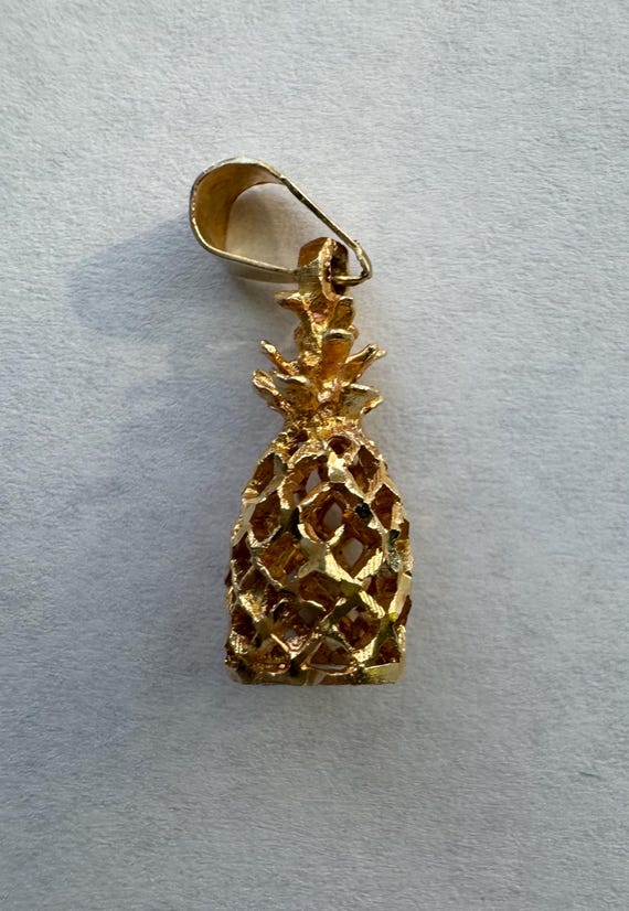 14k Gold Pineapple Charm - Gem