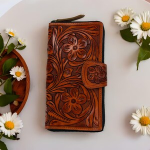 Western Carved Women's Leather Wallet, Tooled Wallet Zip Purse Clutch ...