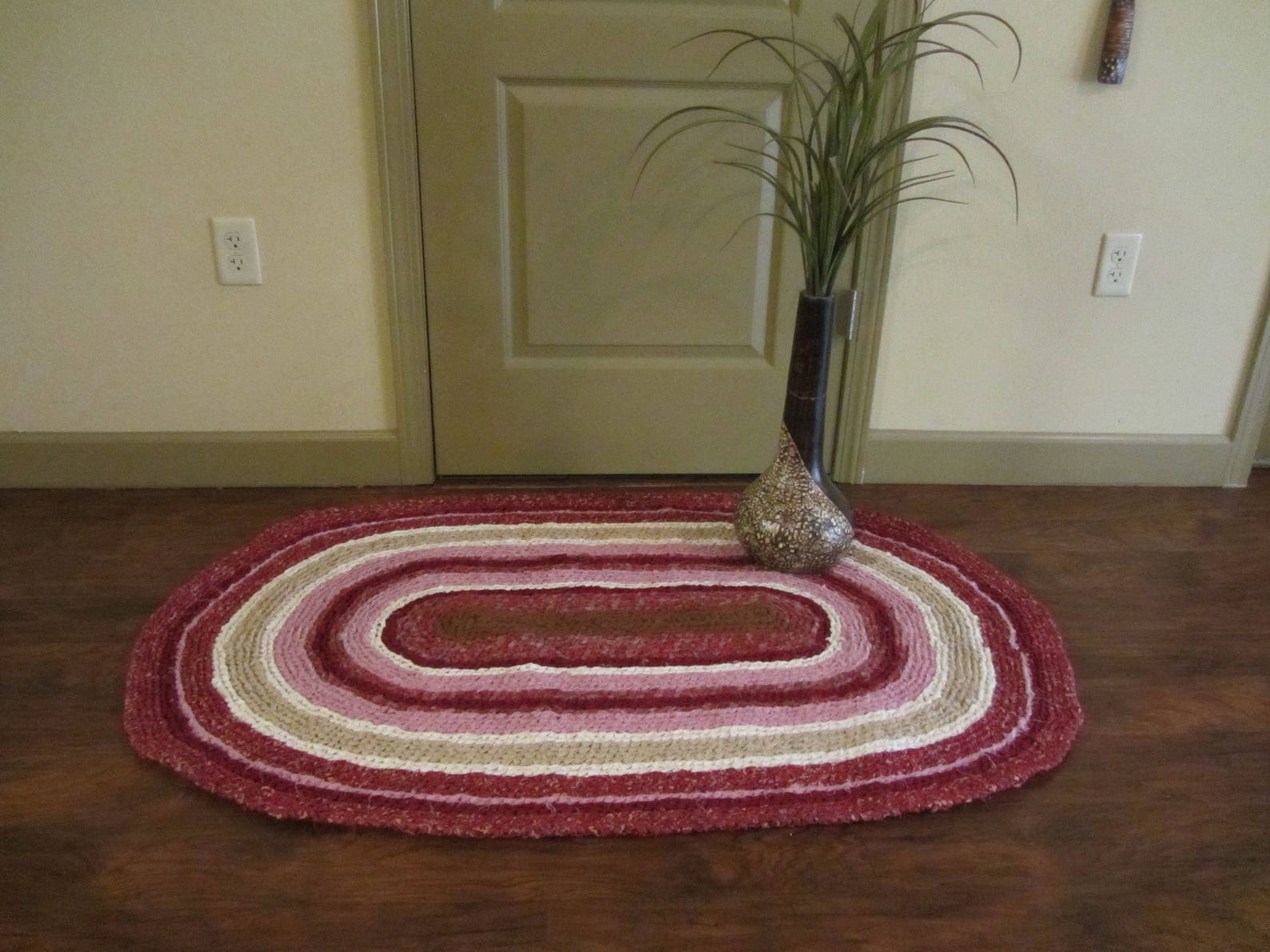 Classic Oval Rag Rug in Reds, Pinks and Tans - Etsy