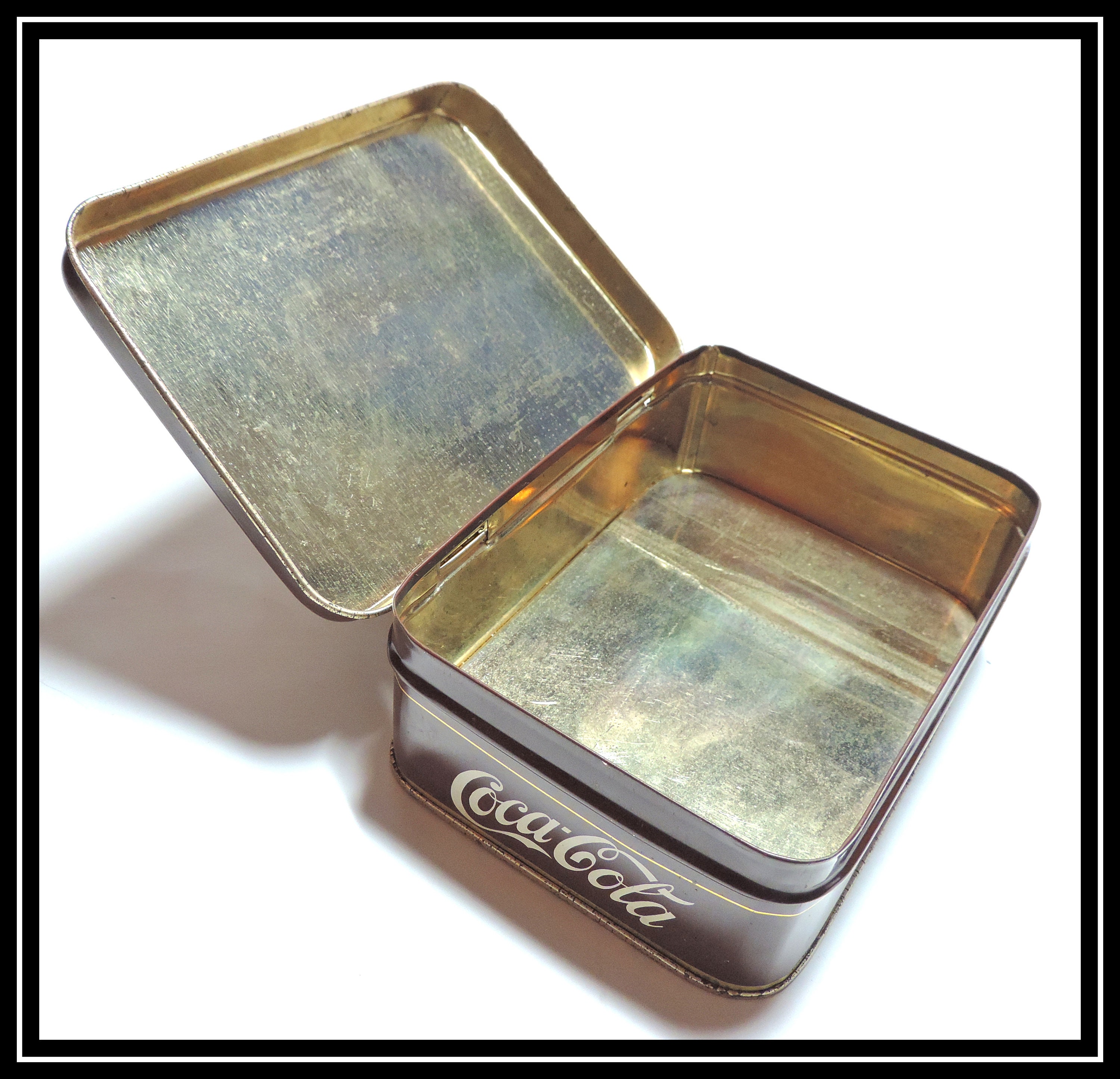 Coca Cola Delicious Refreshing VINTAGE TIN BOX. Made in Hong Kong, Mid ...