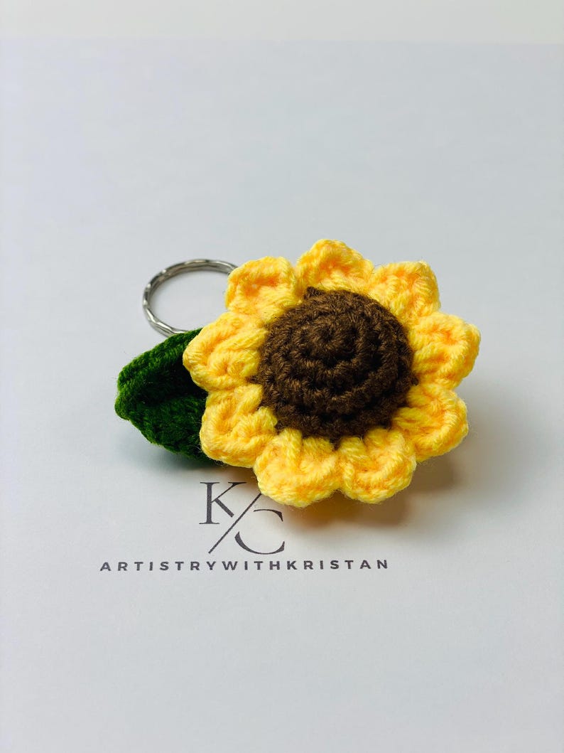 Handmade Crochet Sunflower Keychain With Leaf – Cute and Unique Gift - Etsy