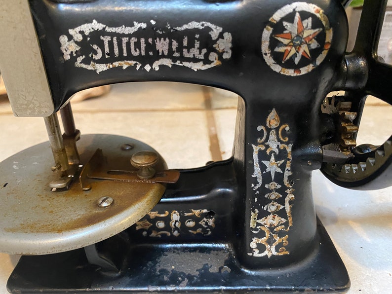Vintage Childs Toy Sewing Machine Hand Crank Stitchwell - Etsy