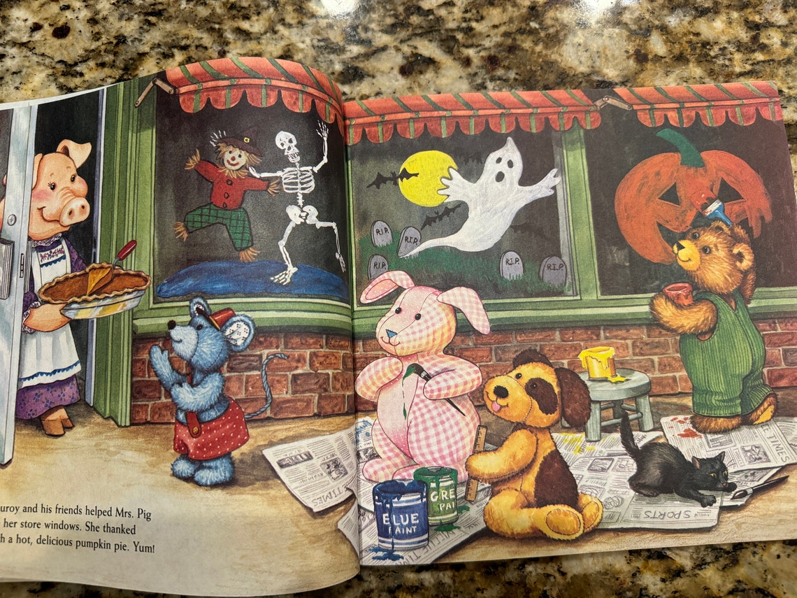 Corduroy's Best Halloween Ever (turtleback School Library Binding ...