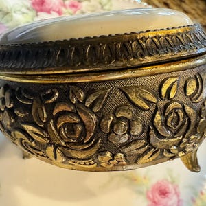 Bunting Japan Heart Music Box Jewelry Box Birds Reposse Flowers Heart ...