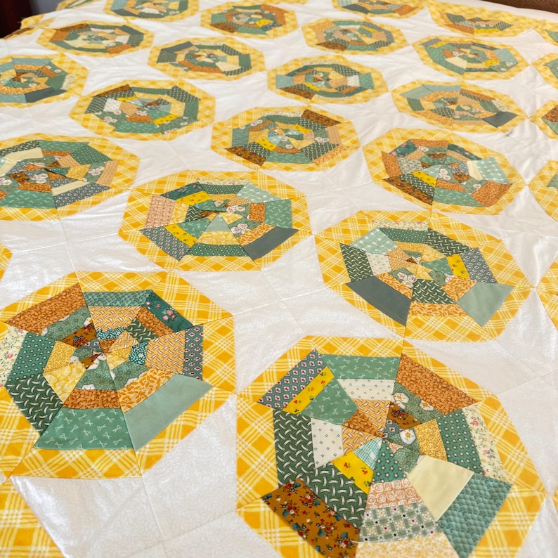 Vintage Quilt Top: Yellow Green Octagon Pattern, 70" X 80" - Etsy