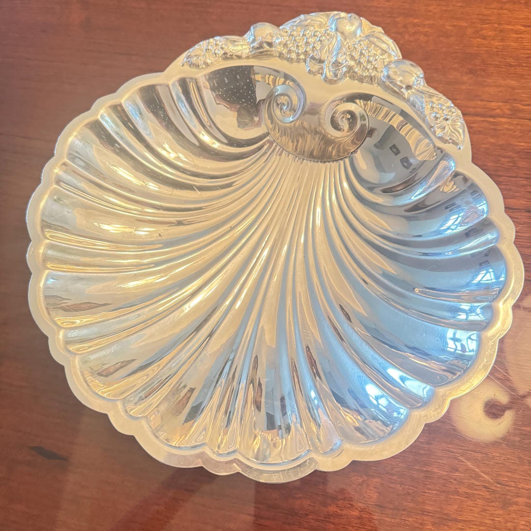 Vintage Silverplate Footed Scalloped Edge Sea Shell Clam Dish PRISTINE ...