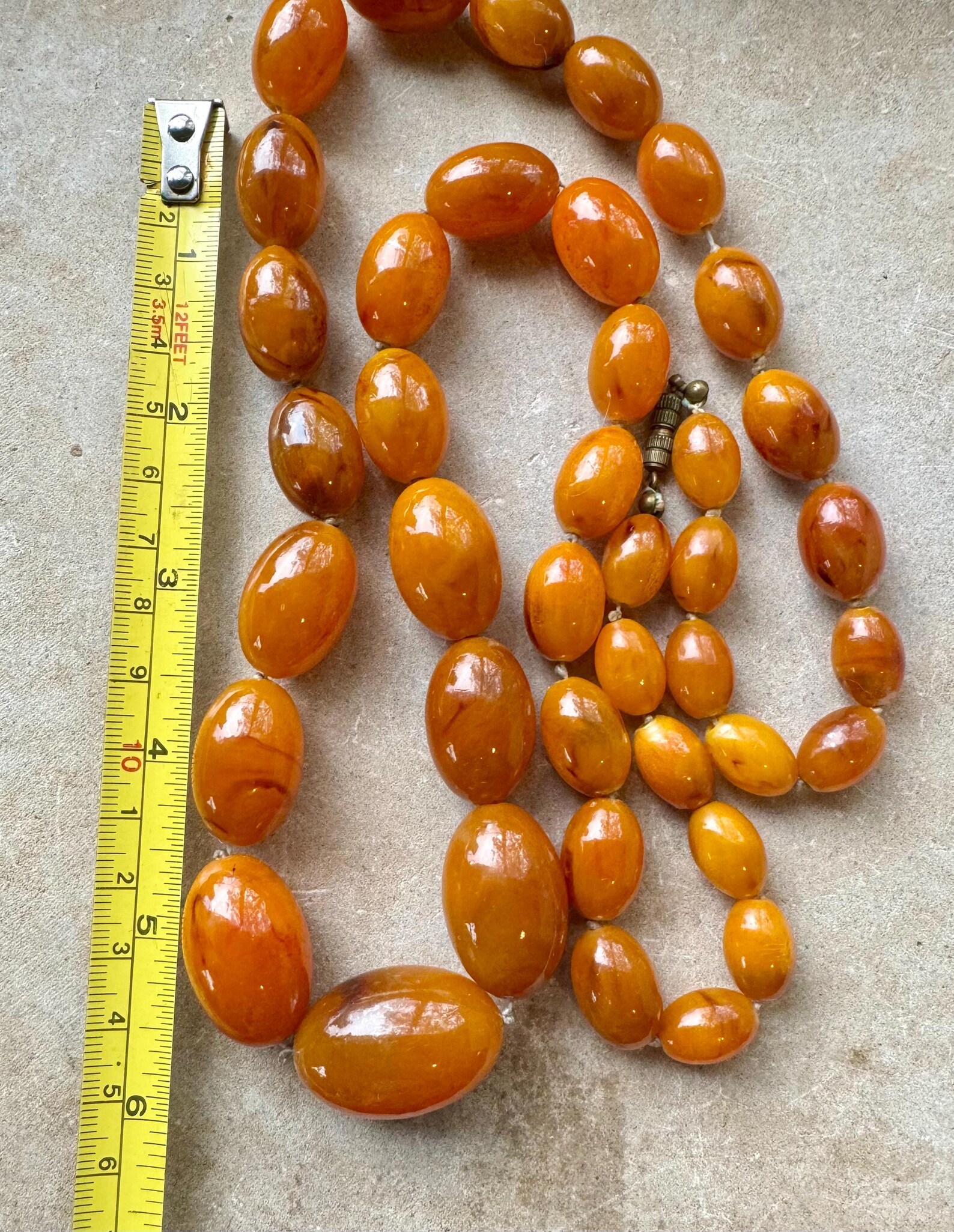 Butterscotch Marbled Resin Art Deco Graduated Beaded Long Flapper ...