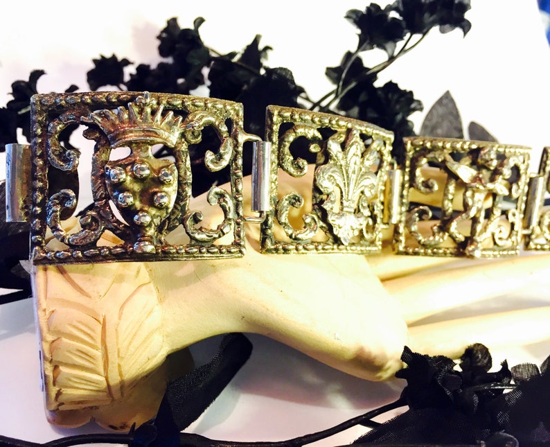 Bold Italian Renaissance Art Nouveau Cini Peruzzi Shield Les - Etsy