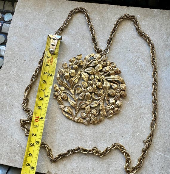 1960s gold tone flower cluster medallion vintage neck… - Gem