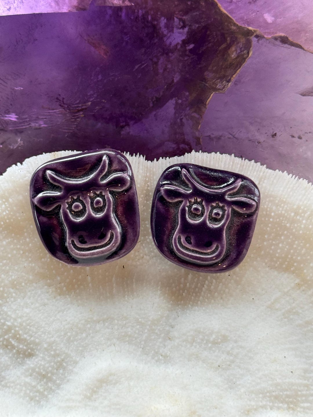 Beautiful 1970s Ceramic Purple Cow Vintage Clip on Earrings Waerable ...