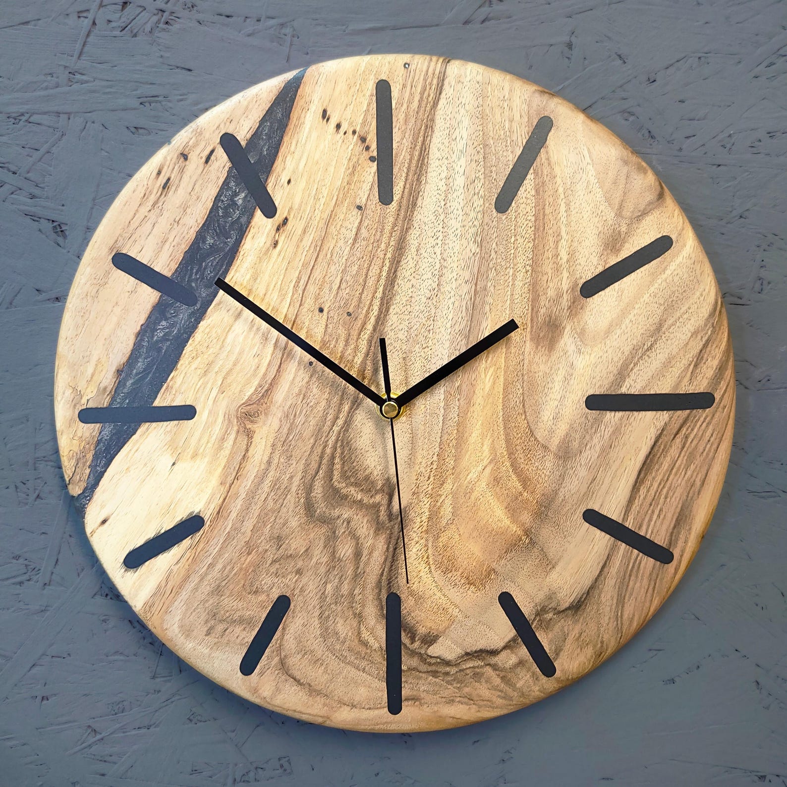 Wall Clock Made of Walnut Wood and Epoxy Resin, Handmade, Home Decor ...