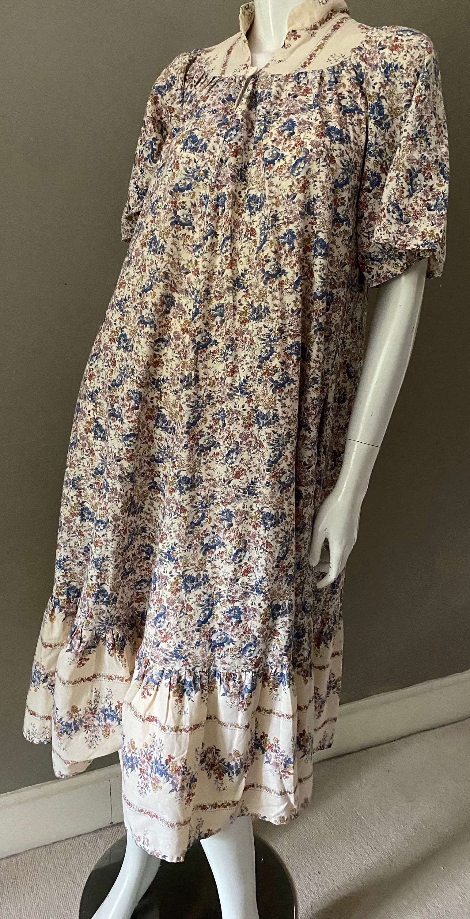 Shelana Vintage 1970s Vintage Floral Cotton Mid Length Smock - Etsy