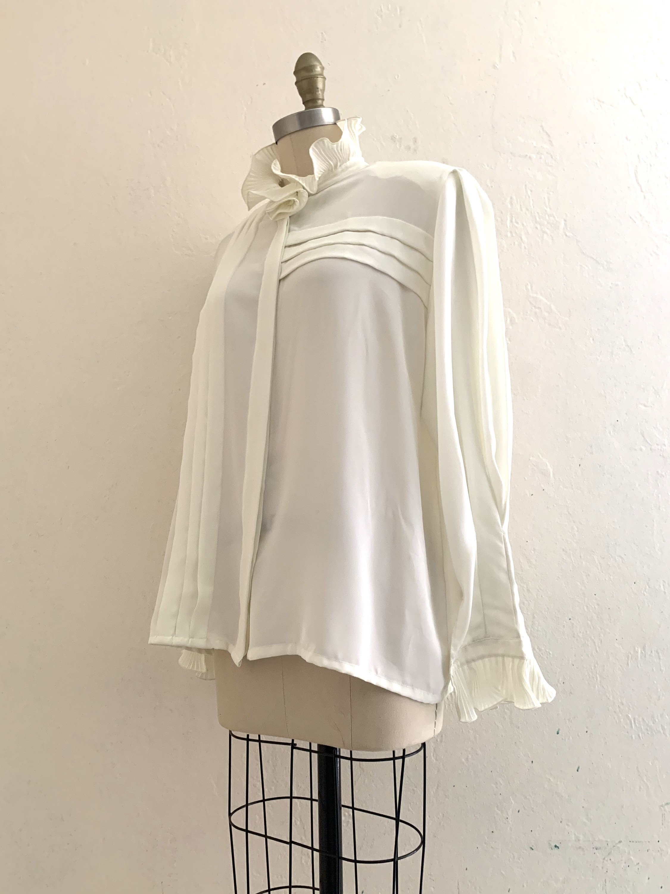 Vintage 80s White Ruffle Collar Blouse