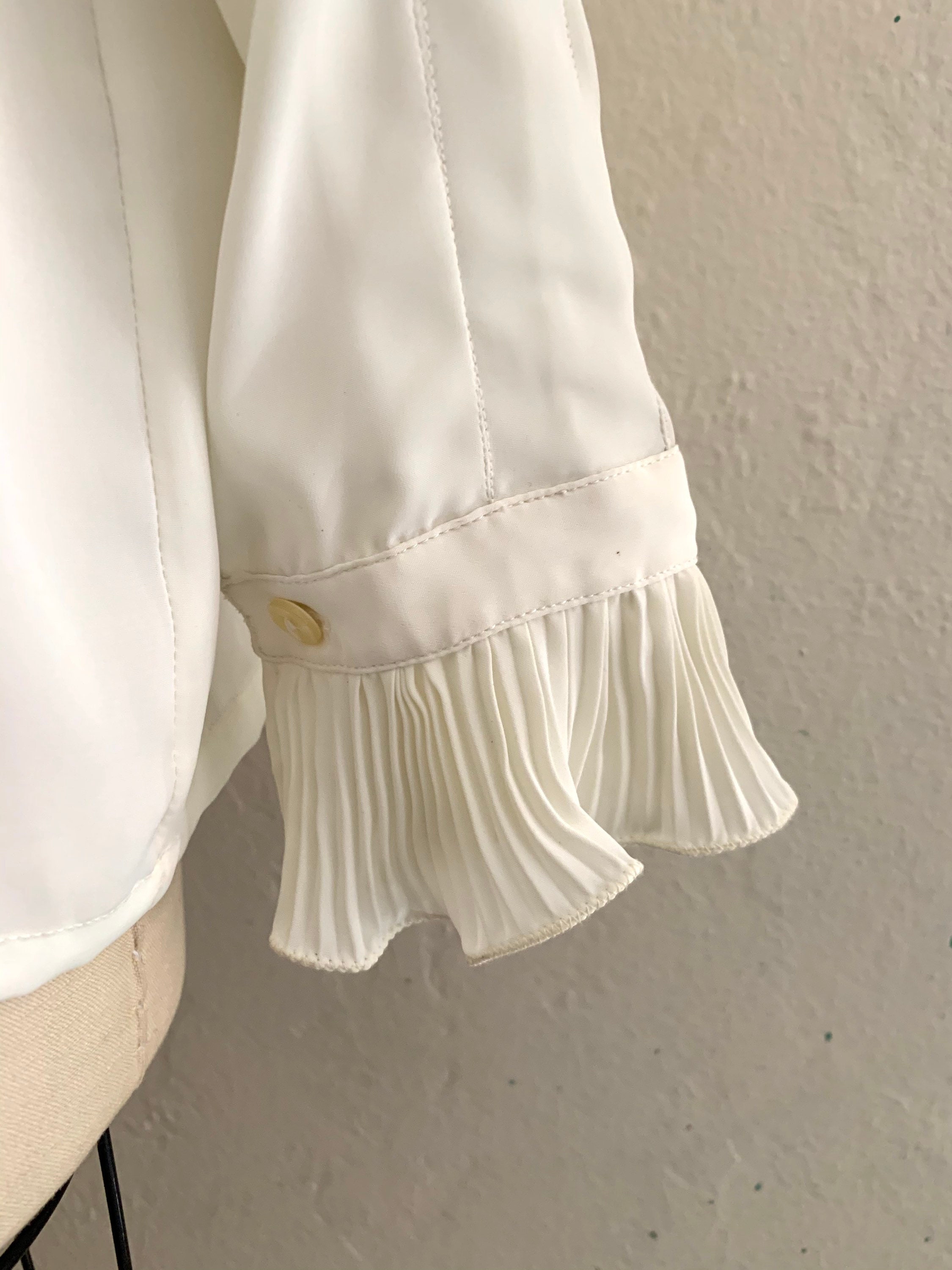 Vintage 80s White Ruffle Collar Blouse