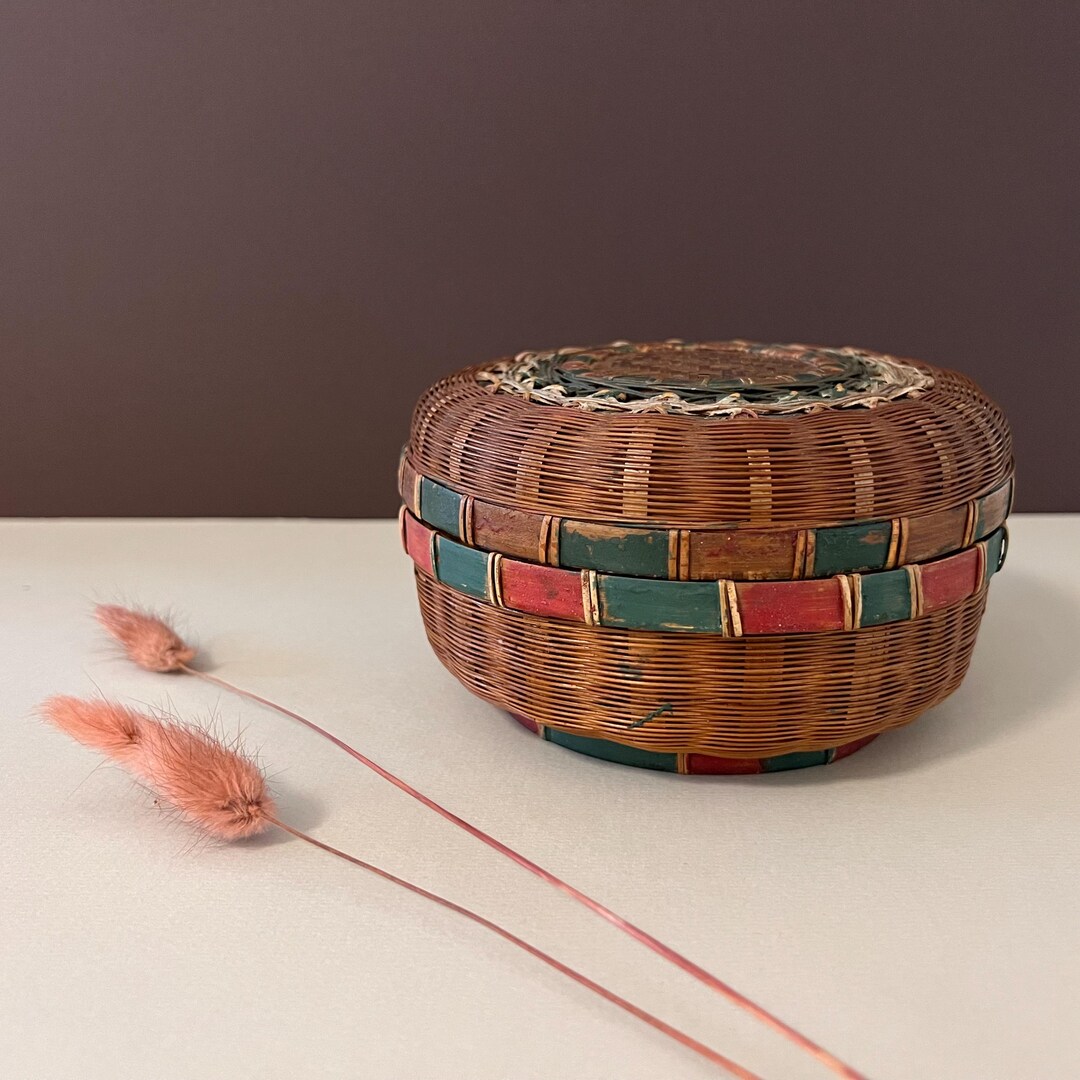 Small Vintage Red and Green Chinese Sewing Basket With Lid - Etsy