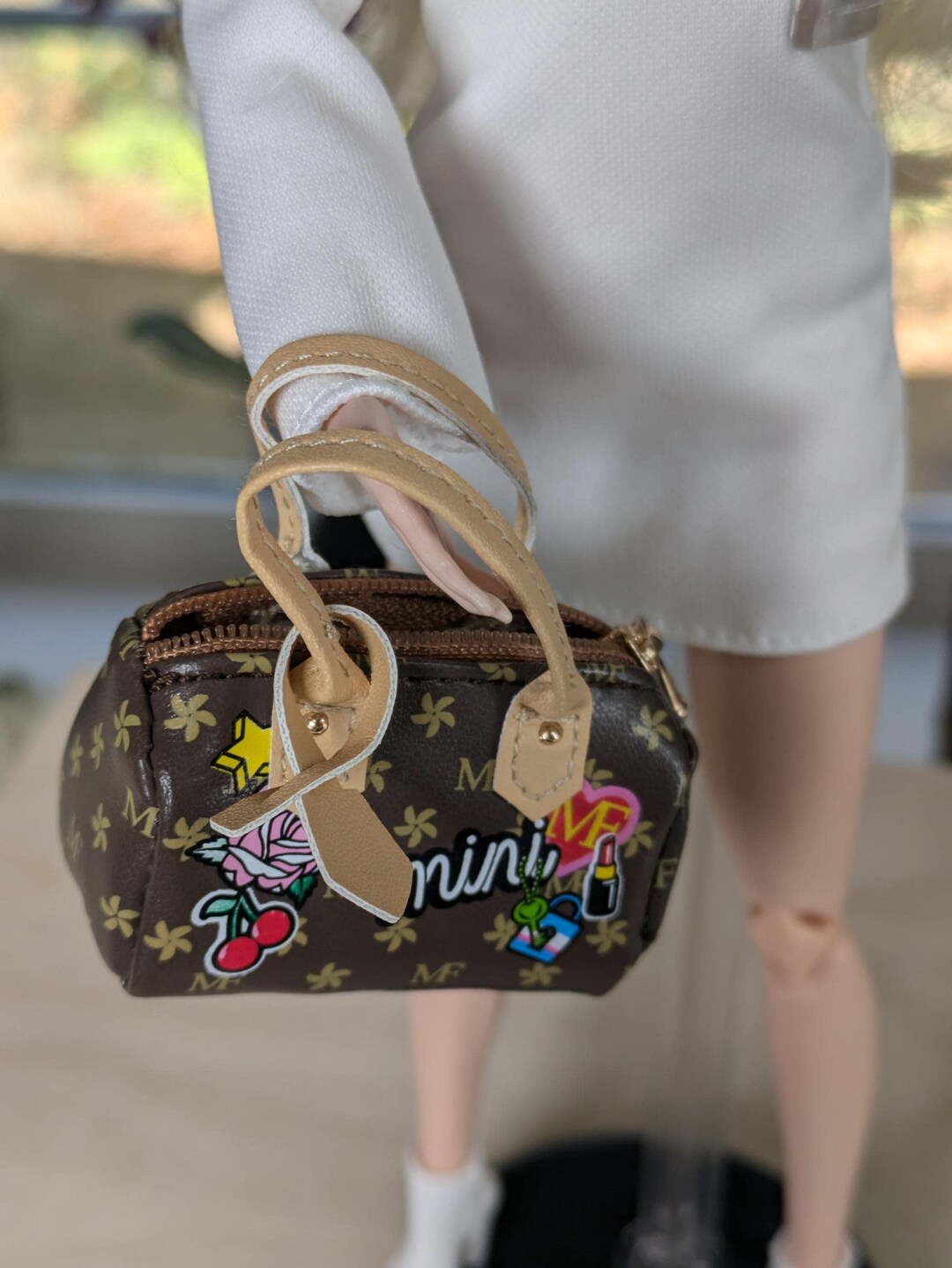 Zuru Mini Brands Fashion Series 3, Barbie, 1:6 Doll Speedy Brown Purse ...