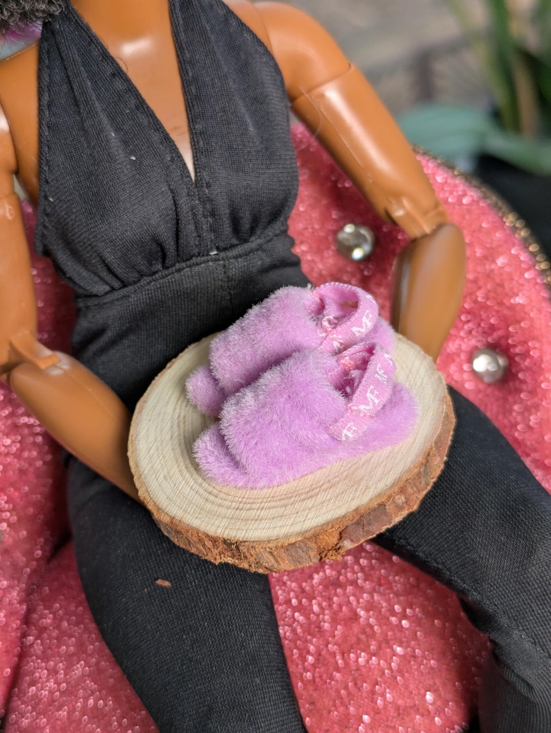 Zuru Series 4 Mini Brands: Barbie Miniature Light Pink Sandals ...