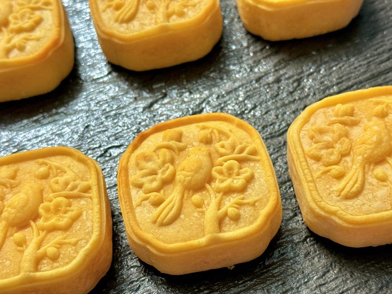 Salted Egg Custard Mooncakes Handmade Mooncakes With Elegant Floral ...