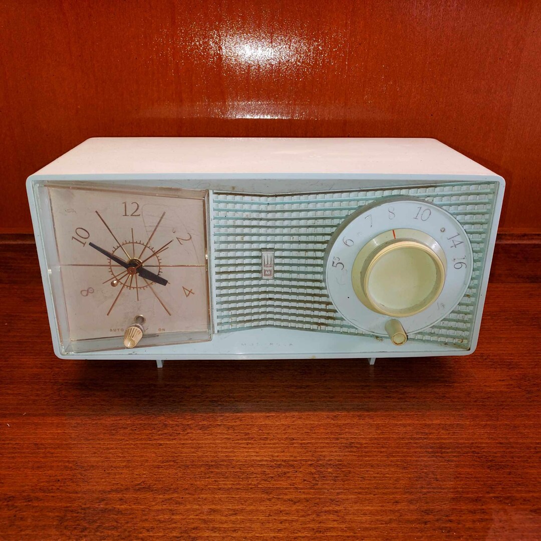 1962 Baby Blue Motorola Vintage Tube Clock Radio Model C21 MCM - Etsy