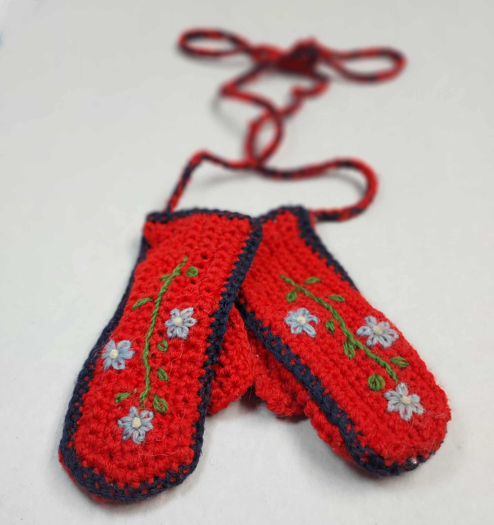 Vintage Child's Handmade Swedish Style RED Mittens. Forget Me Not ...
