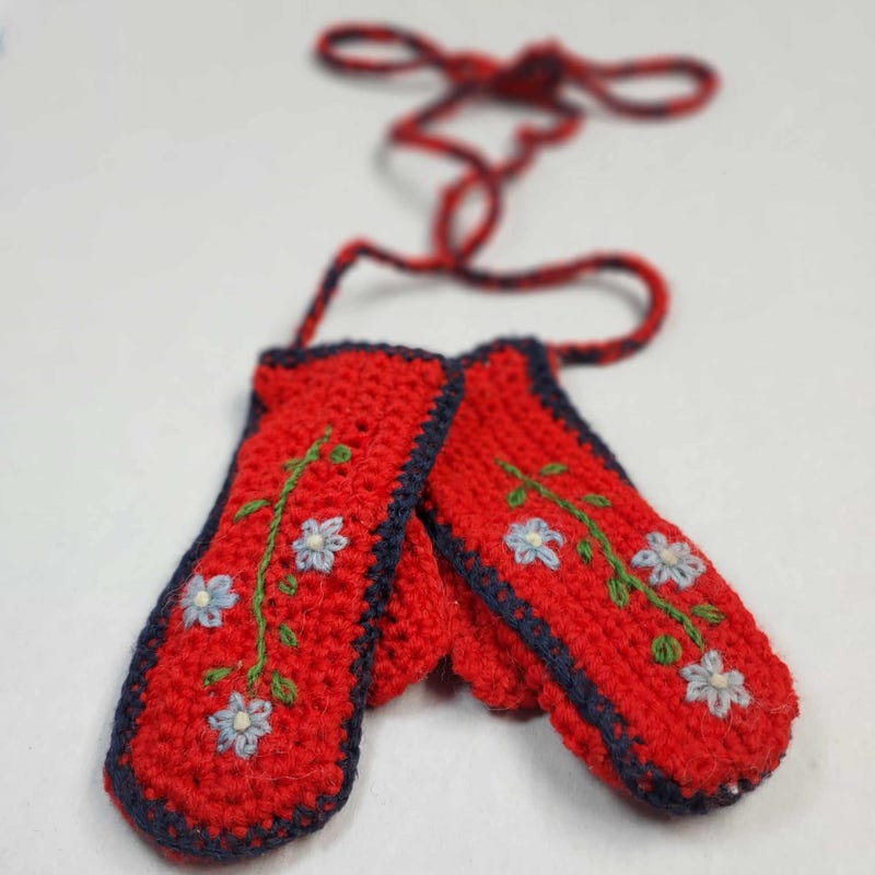 Red Mittens - Etsy