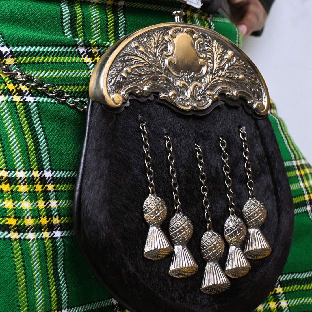 Thistle Sporran | Black Rabbit Fur Highland Sporran | Traditional ...