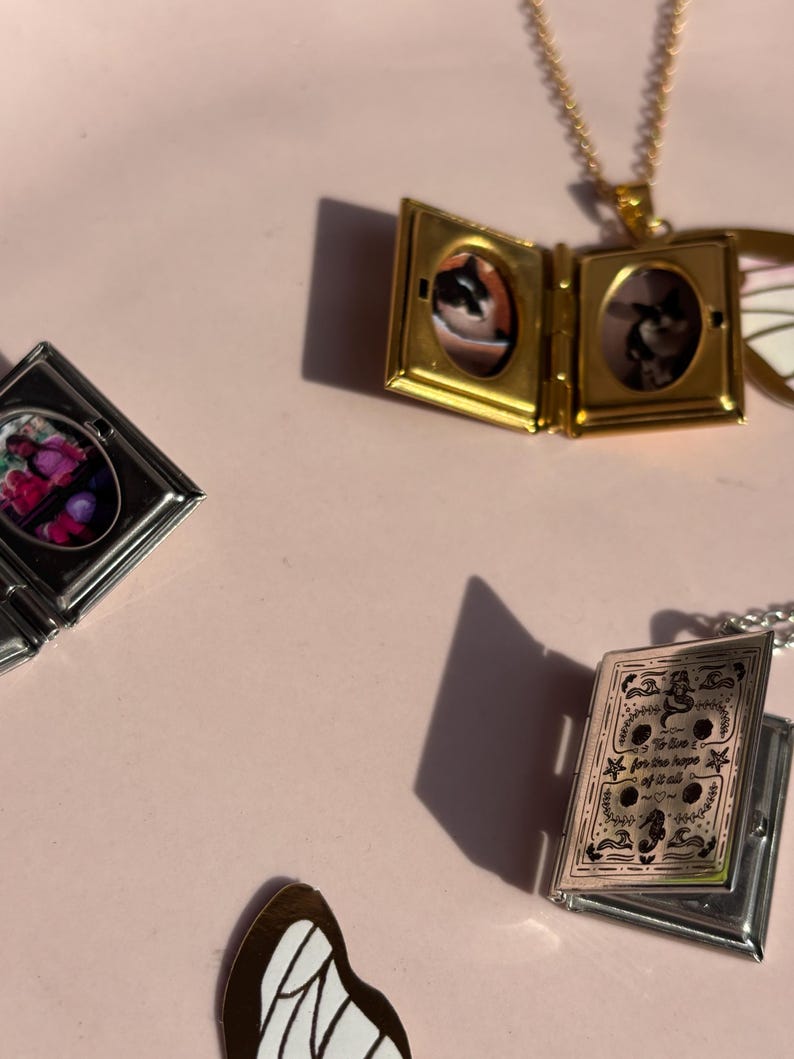 To Live for the Hope of It All Locket, Lover Book Pendant, Gift for Her ...