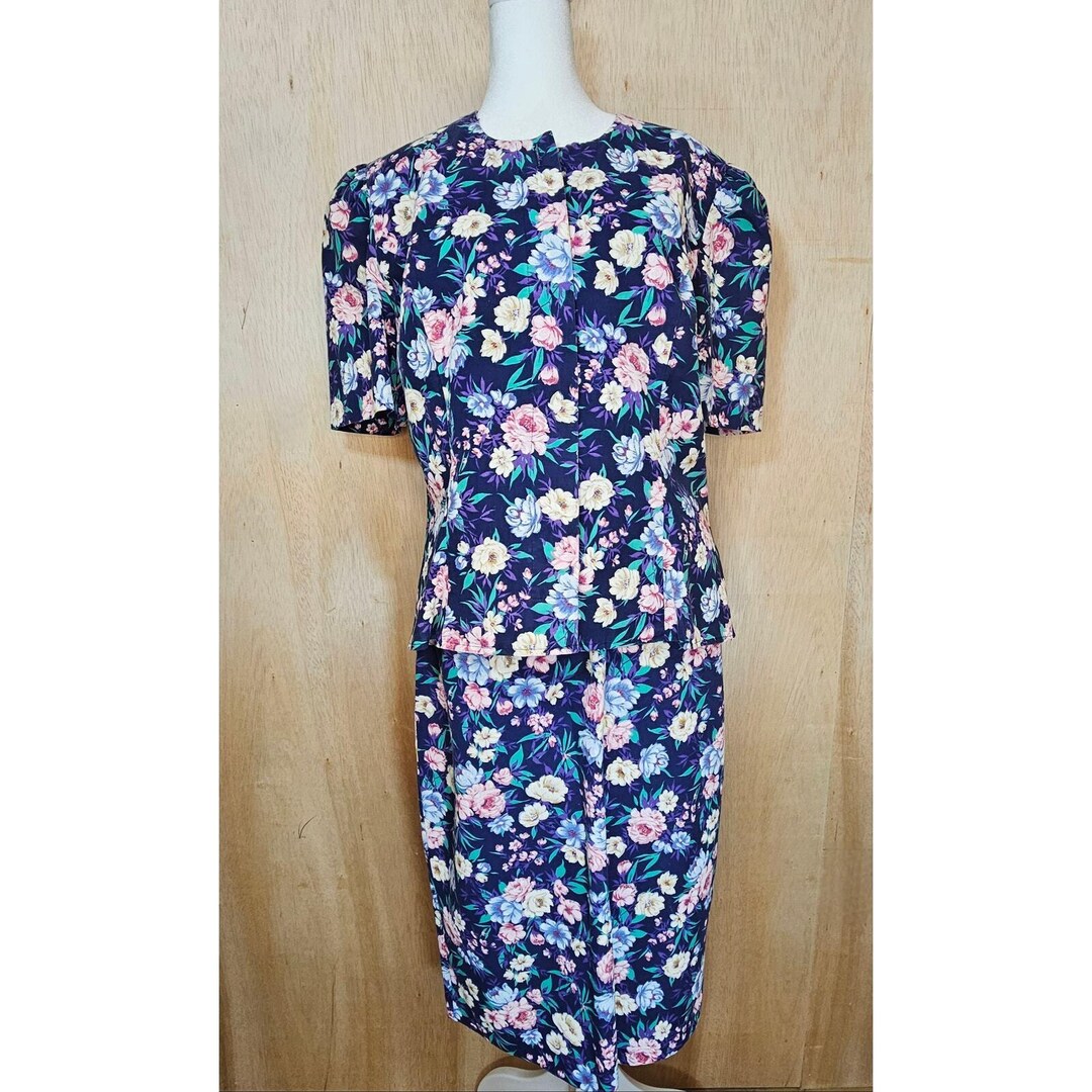 Periwinkle Vintage 80s/90s Navy Blue Floral Skirt Set Made in U.S.A ...