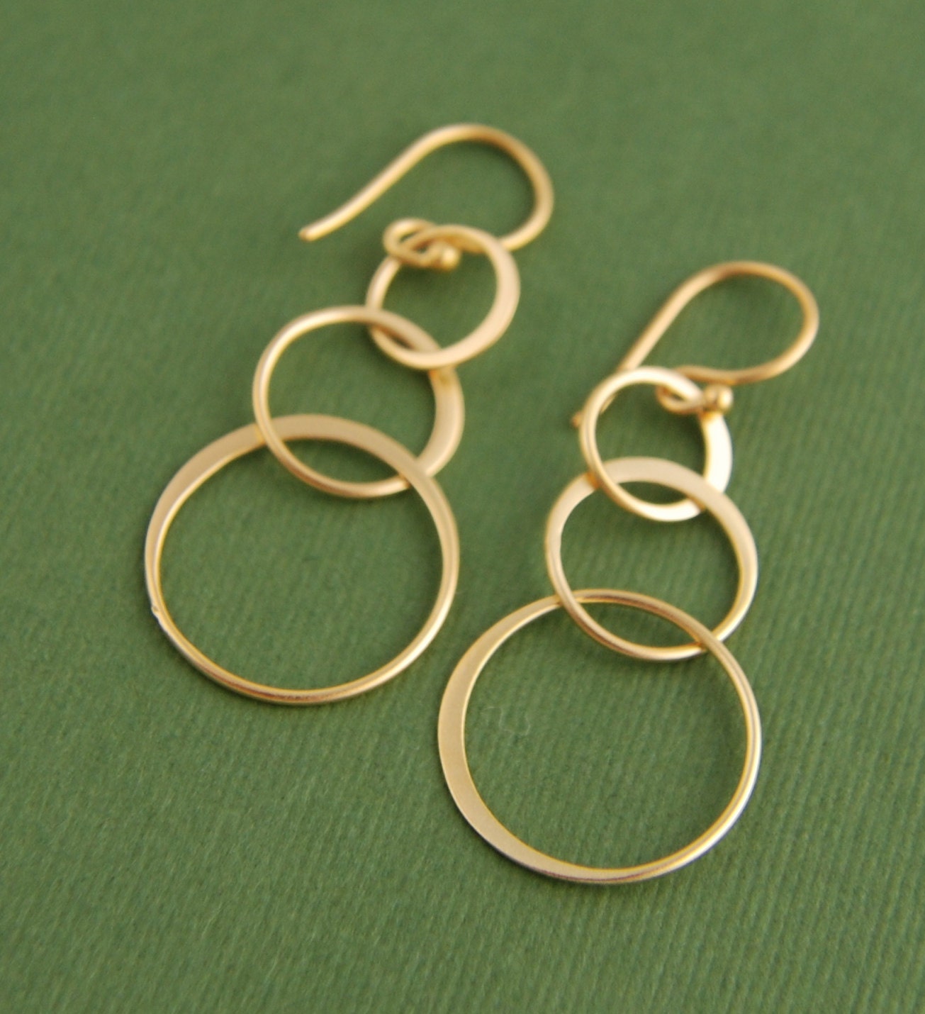 Gold Interlocking Circle Earrings Gold Earrings Gold Hoops - Etsy