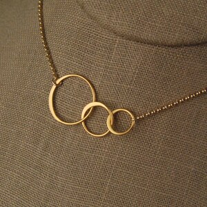 Gold Entwined Rings Necklace, Linked Circles, Gold Circles, Simple Gold ...