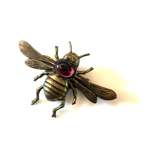 Vintage Repousse Bee Brooch. 1940s. Pressed Brass Insect Pin - Etsy