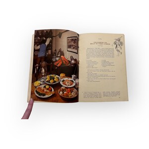 The Williamsburg Cookbook. 1970s Old Recipe Book. "traditional ...