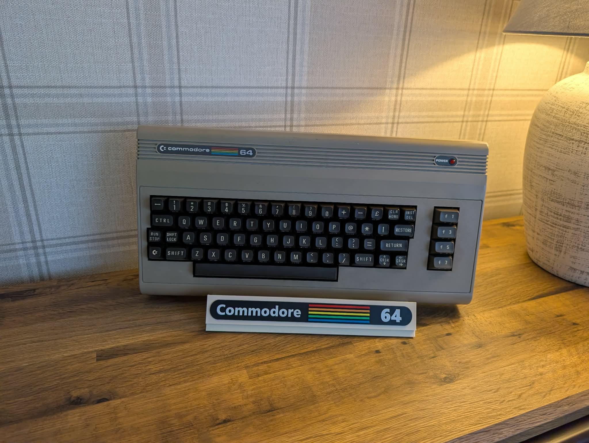 Commodore 64 Retro Display Stand With Lighting – 80s Computer Collector ...