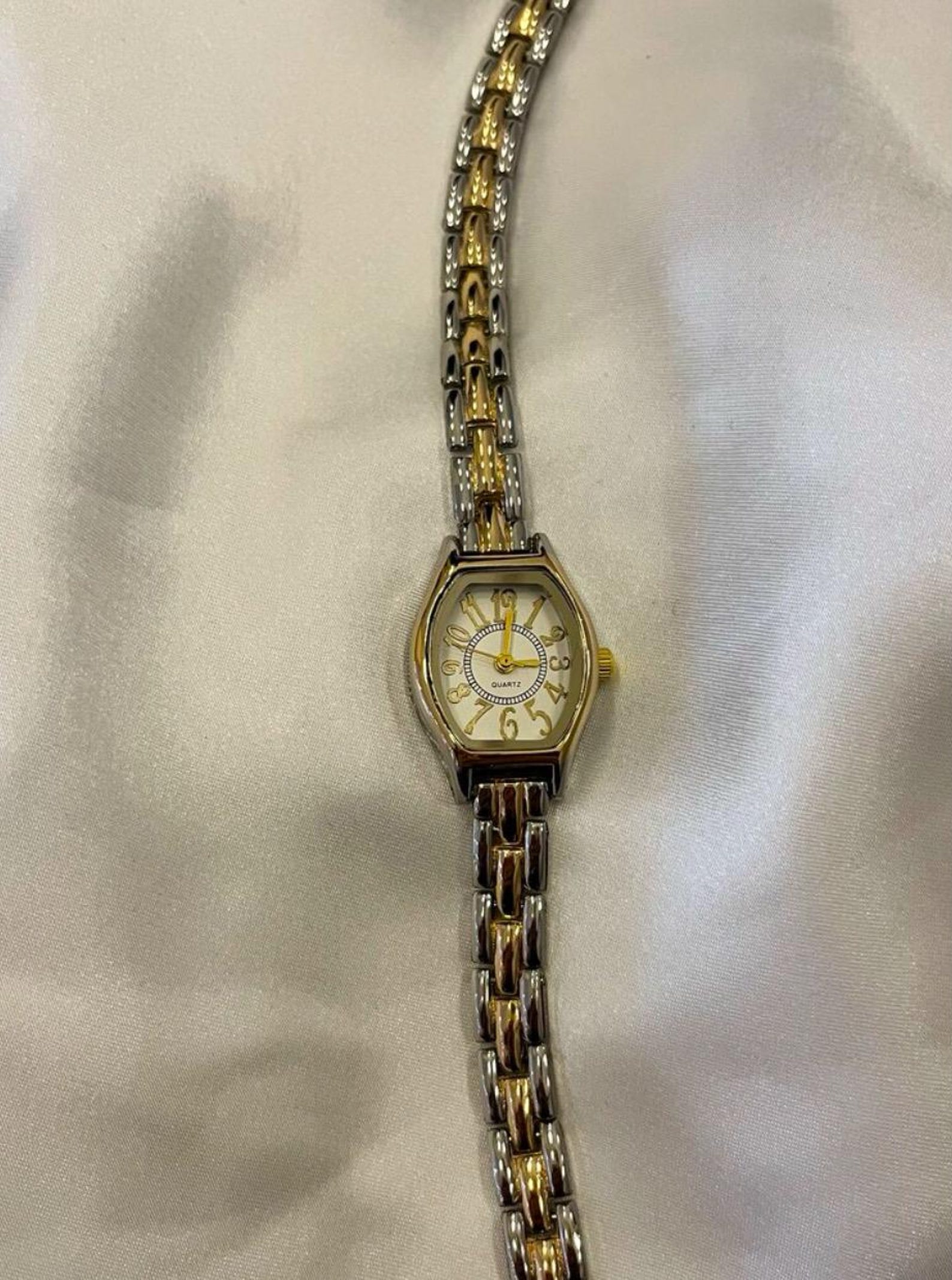 Elegant Gold Womens Watch, Minimalist Design, Luxury Wristwatch for ...